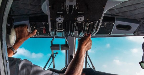 Θέλετε να πιλοτάρετε ένα Boeing; Μία αεροπορική εταιρεία σας δίνει τη ...
