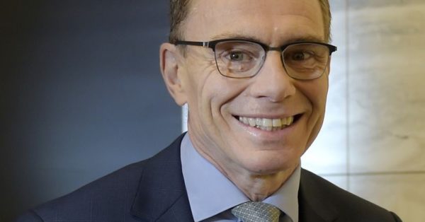 Άντριου Μακένζι: Ο νέος πρόεδρος της Shell φέρνει την ίση εκπροσώπηση ...