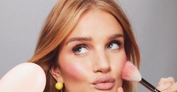 00s: Τα make up looks που κάνουν δυναμική επιστροφή αυτή τη season ...